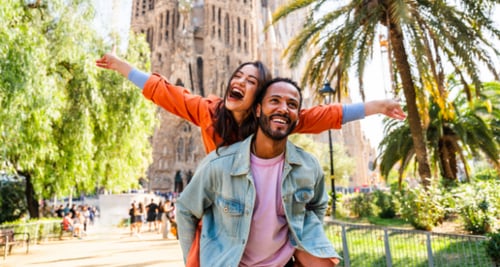 Start now: Credit card strategies to boost rewards for a fall break getaway